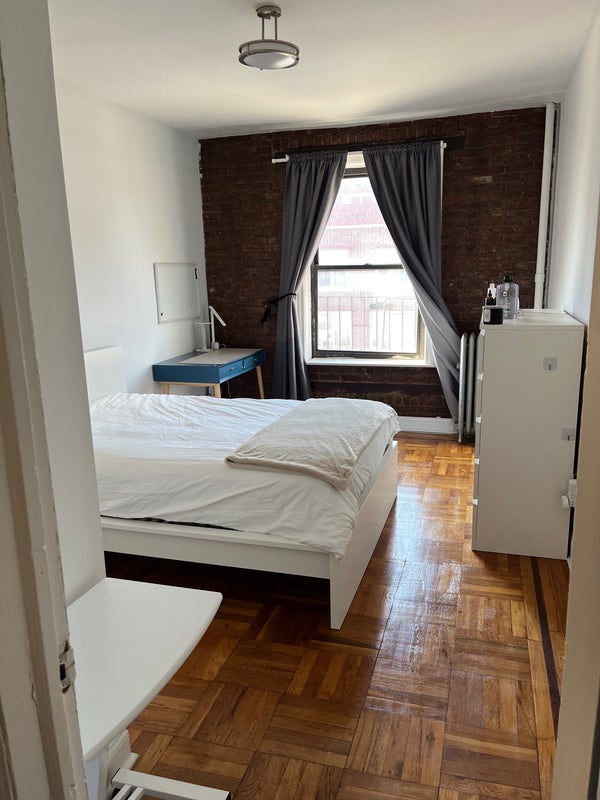 'Large, furnished room in Bay Ridge' Room to Rent from SpareRoom