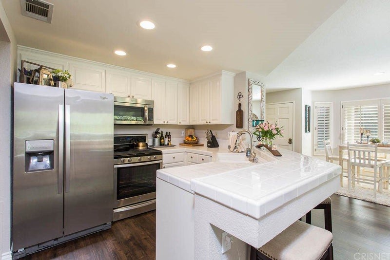 'One Room with Private Bath, Garage, Spa, Trails' Room to Rent from ...
