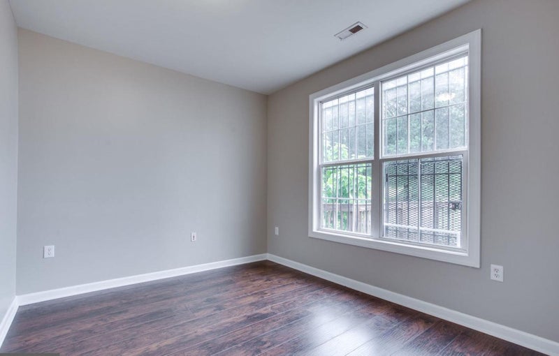 'Affordable Room For Rent in Spacious 5 Bedroom Hou' Room to Rent from ...