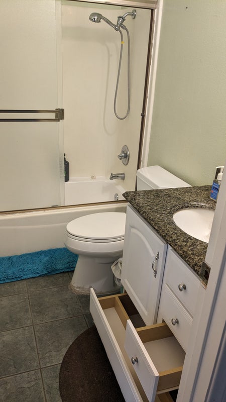 '1bd -3bd condo. 3.1 mi from Irvine Spectrum Target' Room to Rent from ...