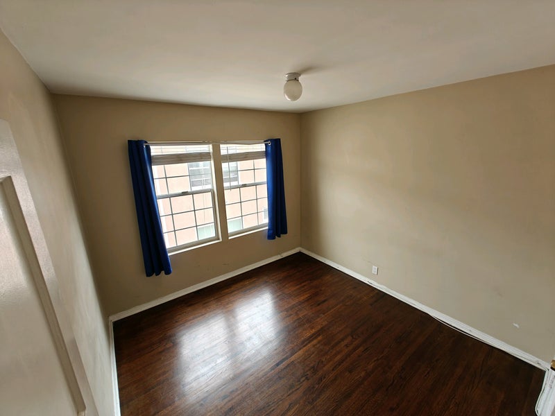 'Room 4 Rent (Roommate needed)' Room to Rent from SpareRoom