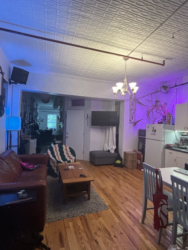 '- The Tea Factory is an artist loft building that ' Room to Rent from ...