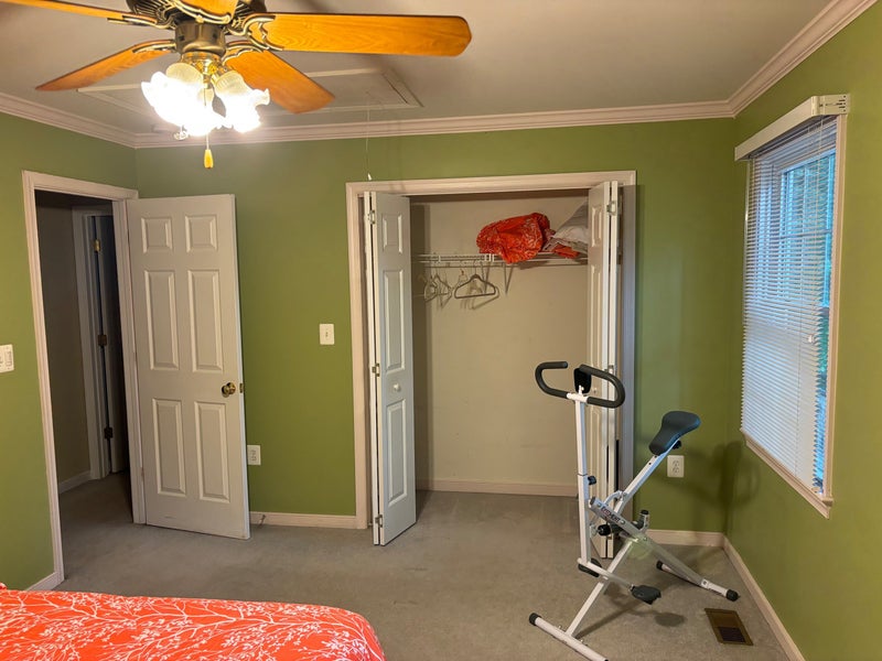 'Baby Boomer Looking for Housemate' Room to Rent from SpareRoom