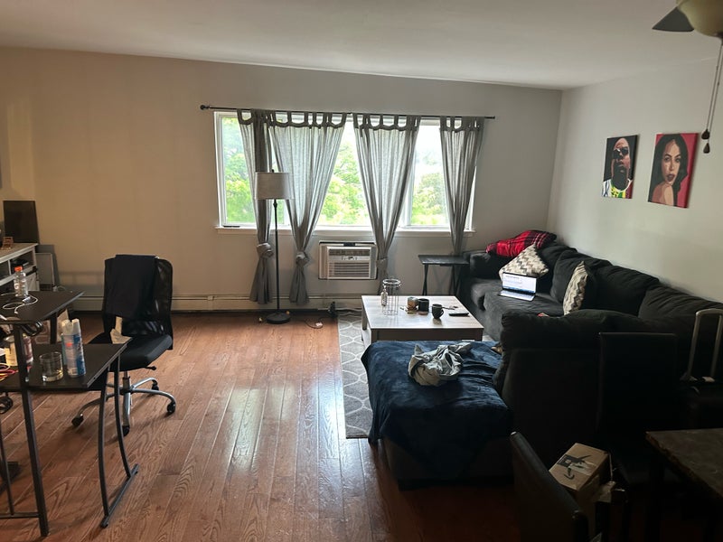 '3 Bedroom Brooklyn Apartment on JMZ line ' Room to Rent from SpareRoom