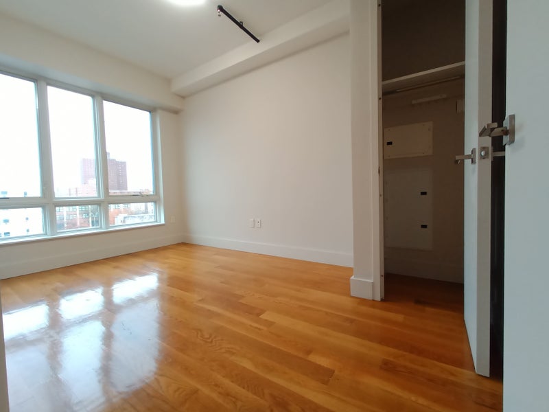 '2 Rooms Avail, No Fee, Rent Stabilized, JMZ train' Room to Rent from ...