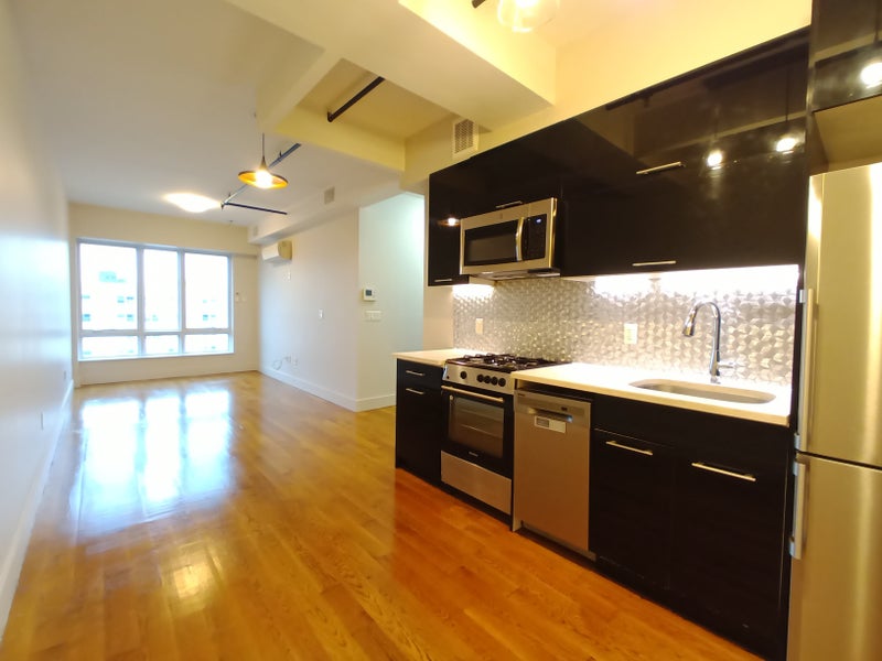 '2 Rooms Avail, No Fee, Rent Stabilized, JMZ train' Room to Rent from ...
