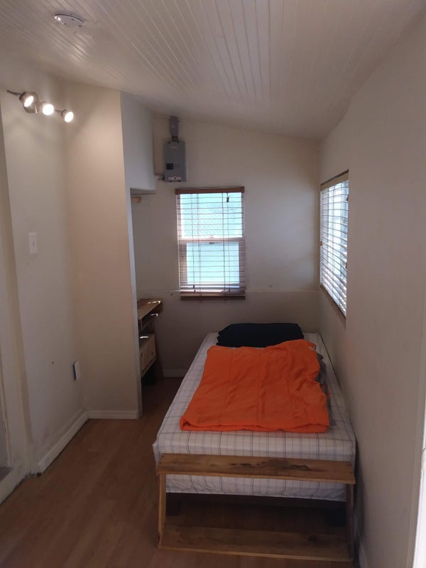 'Westlake Los Angeles Small Private Room' Room to Rent from SpareRoom
