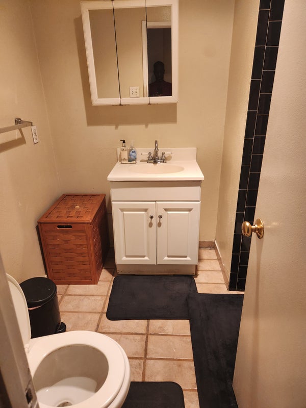 'Room with bathroom for rent in downtown long beach' Room to Rent from ...