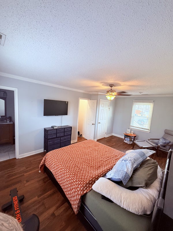 '2 bedrooms available $300 weekly and $200 weekly' Room to Rent from ...