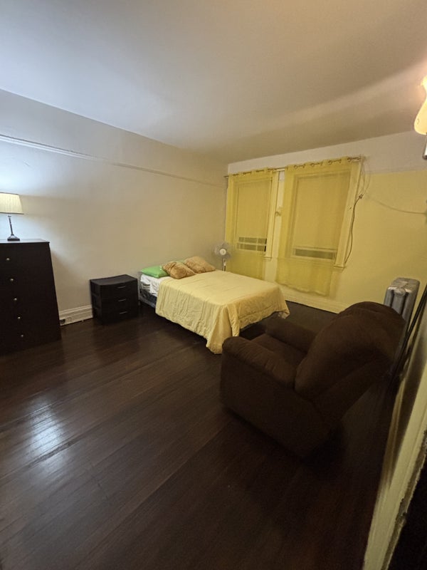 'Extra Large room in Private House ' Room to Rent from SpareRoom