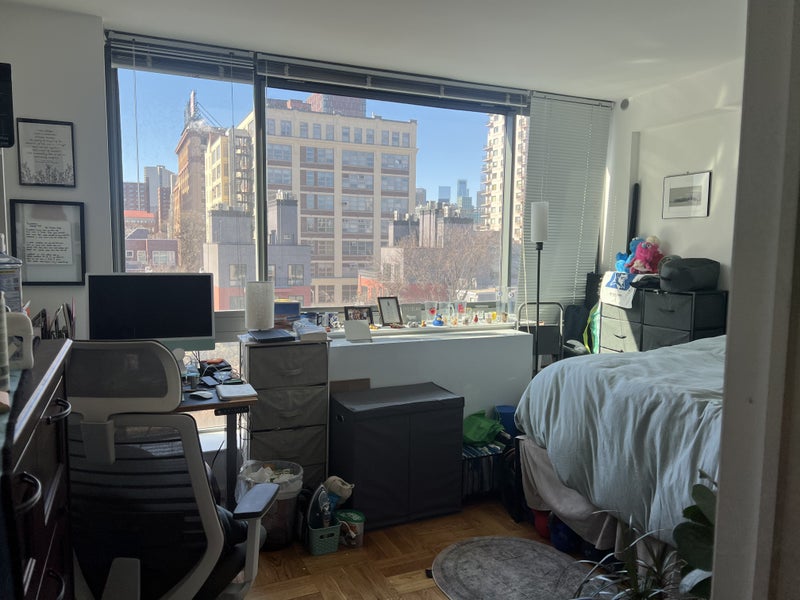 '$1695 Sunny Room in 1 Bed/Flex - Lux Doorman Bldg' Room to Rent from ...