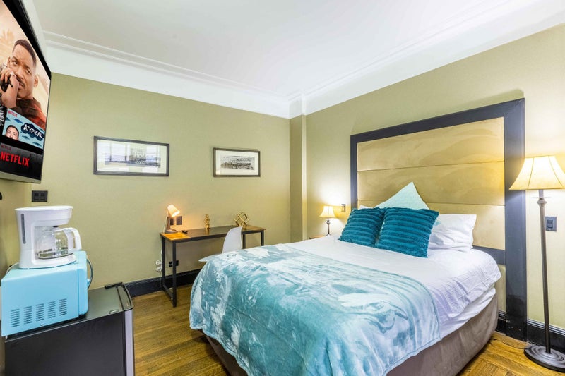 'Studio King & Ensuite Bath - Midtown Manhattan' Room to Rent from ...