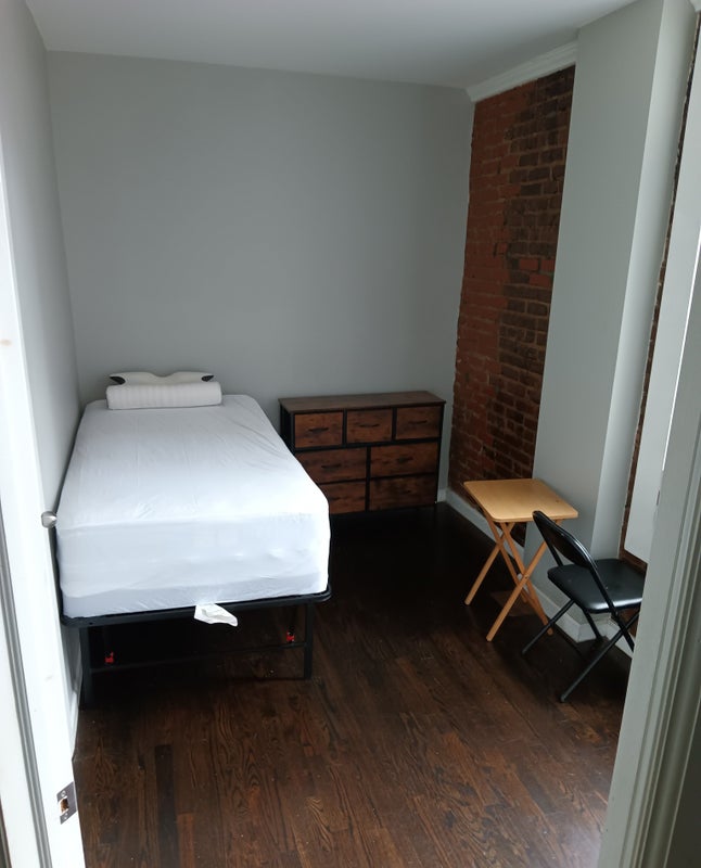 'Med size room for single person ' Room to Rent from SpareRoom