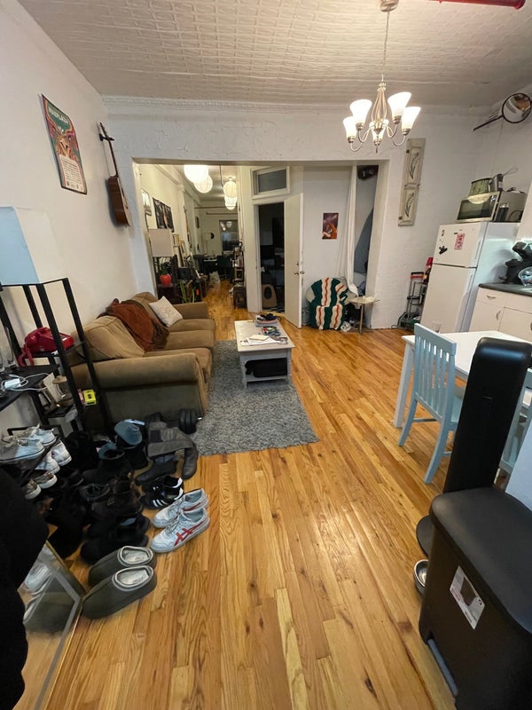 '3 bed 1 bath apt (room sublet)' Room to Rent from SpareRoom