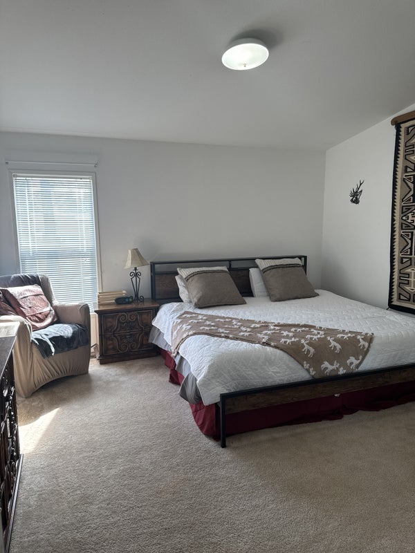 'Small town living. Private xl Mst. bed/bathroom ' Room to Rent from ...