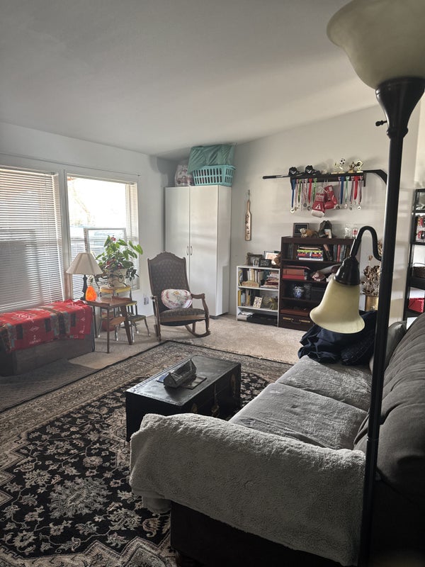 'Small town living. Private xl Mst. bed/bathroom ' Room to Rent from ...