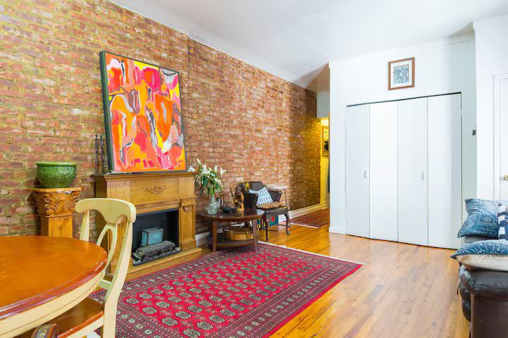'Crown Heights Gem – Queen Bed, Big Closet, Near Tr' Room to Rent from ...