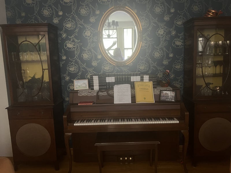 '2 gals looking for a new roommate! ' Room to Rent from SpareRoom