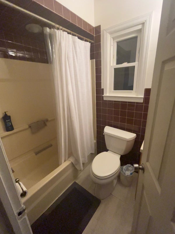 'Large and medium sized room' Room to Rent from SpareRoom