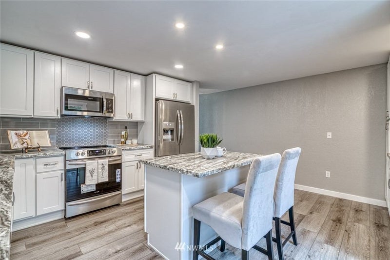 'Furnished Private Room in Federal Way' Room to Rent from SpareRoom