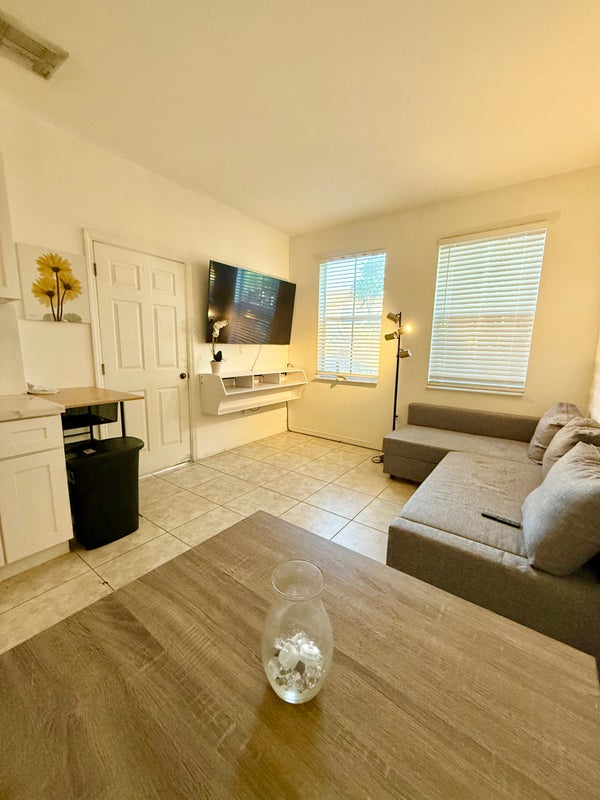 ' Fully Furnished Modern Studio — $1,400/Month ' Room to Rent from ...