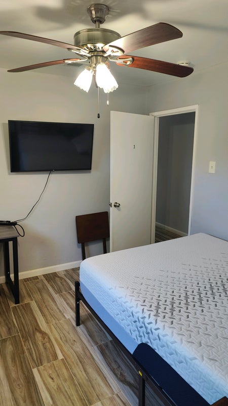'Galleria/Memorial City area private room ' Room to Rent from SpareRoom