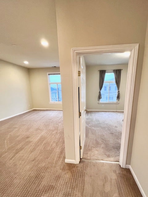 'Amazing private bedroom+bath+your own living room!' Room to Rent from ...