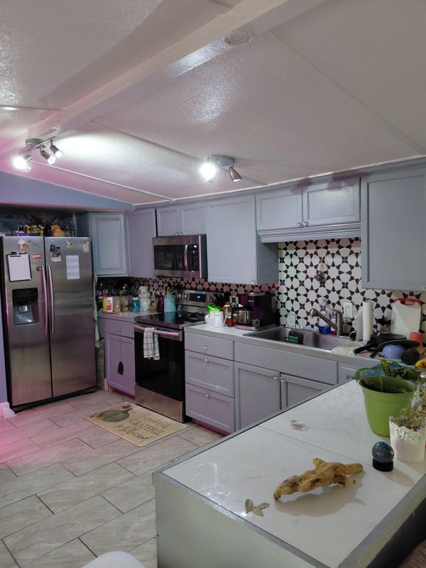 'Cocoa Home, a 5 minute walk to transit stop and sh' Room to Rent from ...