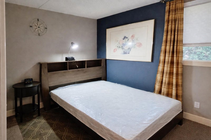 'Cocoa Home, a 5 minute walk to transit stop and sh' Room to Rent from ...