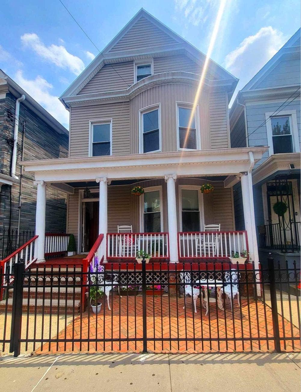 Roommates, Rooms for rent & Sublets in NYC | SpareRoom